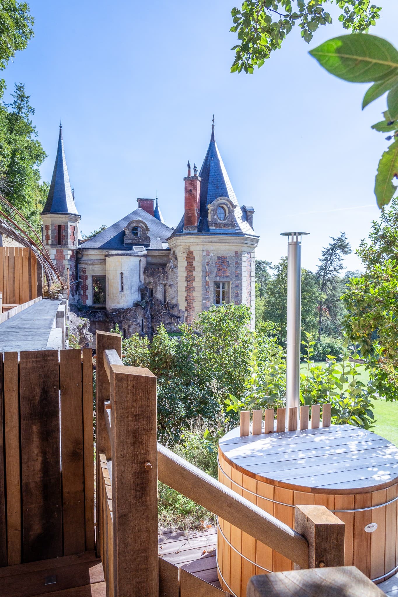 CHÂTEAU DE PERREUX | OUR ROOMS