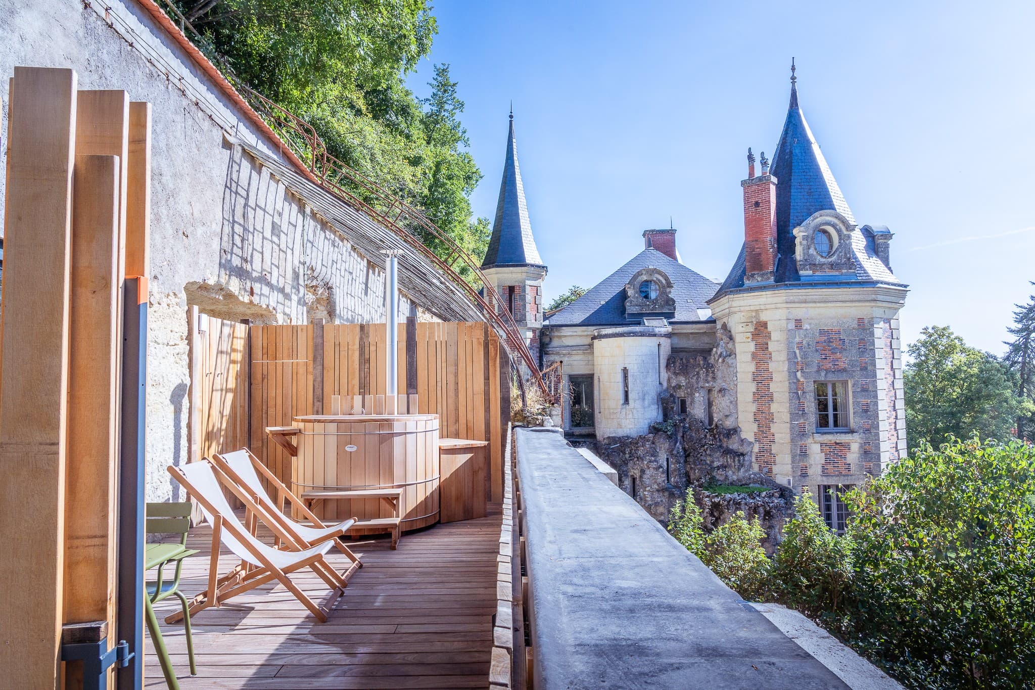 CHÂTEAU DE PERREUX | OUR ROOMS